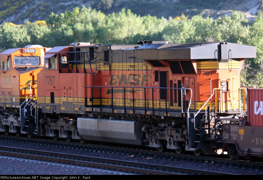 BNSF 7787